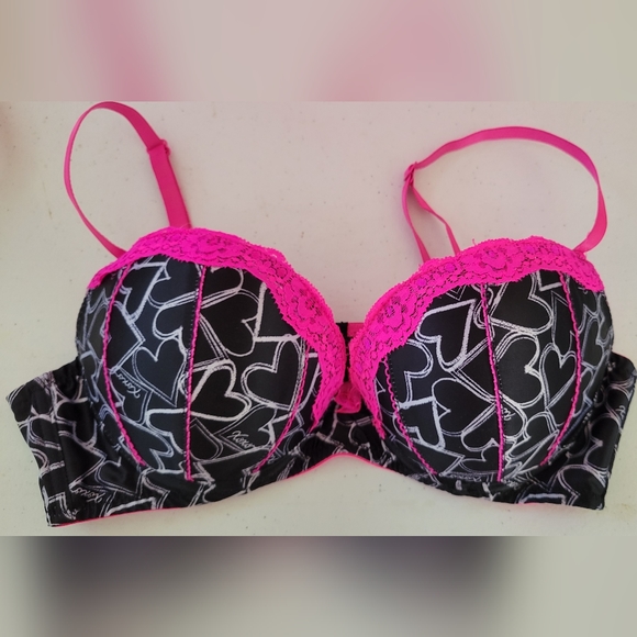 XOXO | Intimates & Sleepwear | Guc Xoxo Hearts Bra | Poshmark